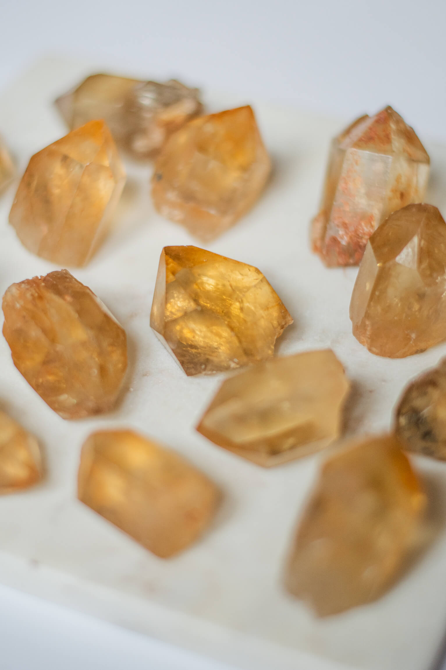 Cytryn naturalny surowe bryłki 3-4 cm - OlMi Crystals